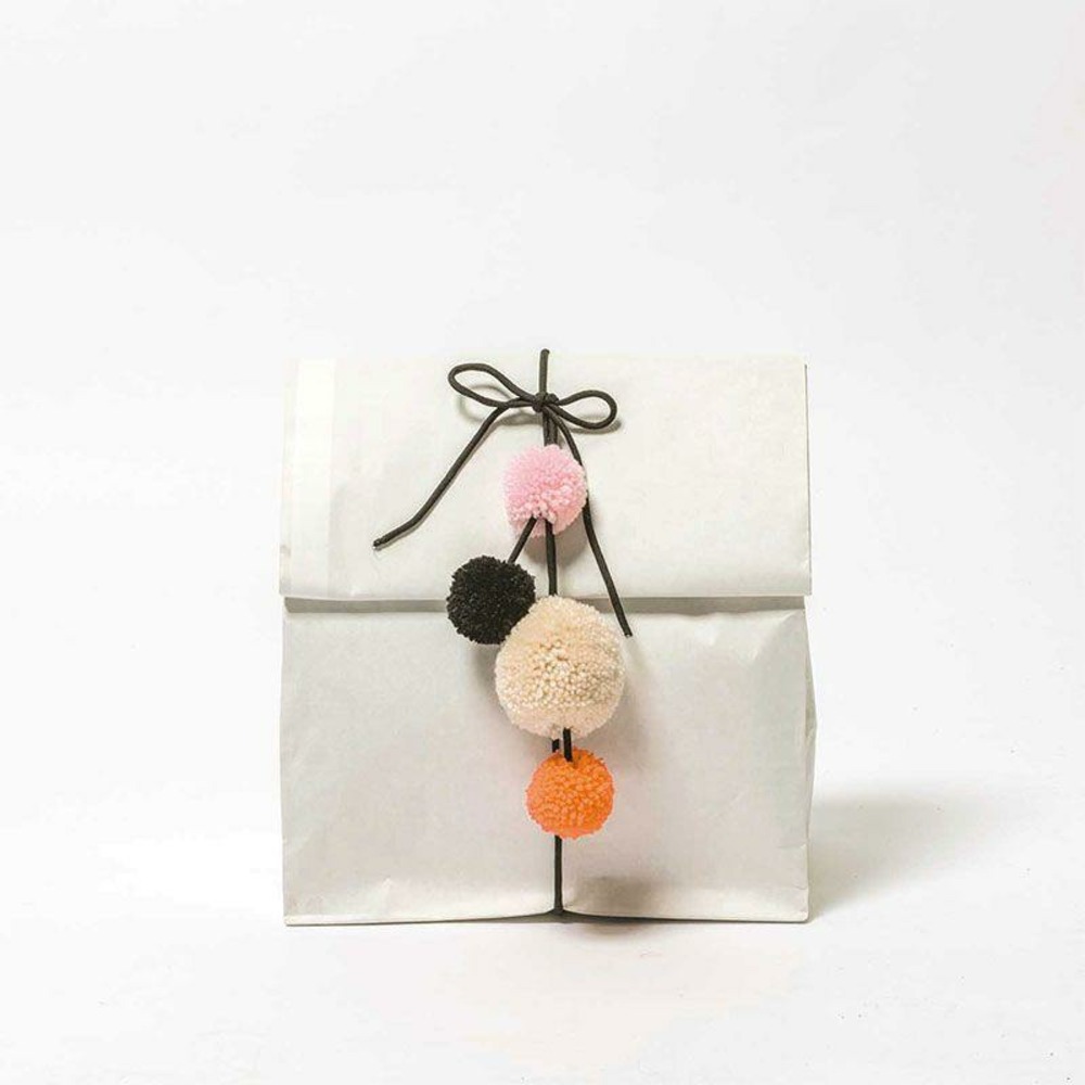 24 pompons en laine teintes nature | Truffaut